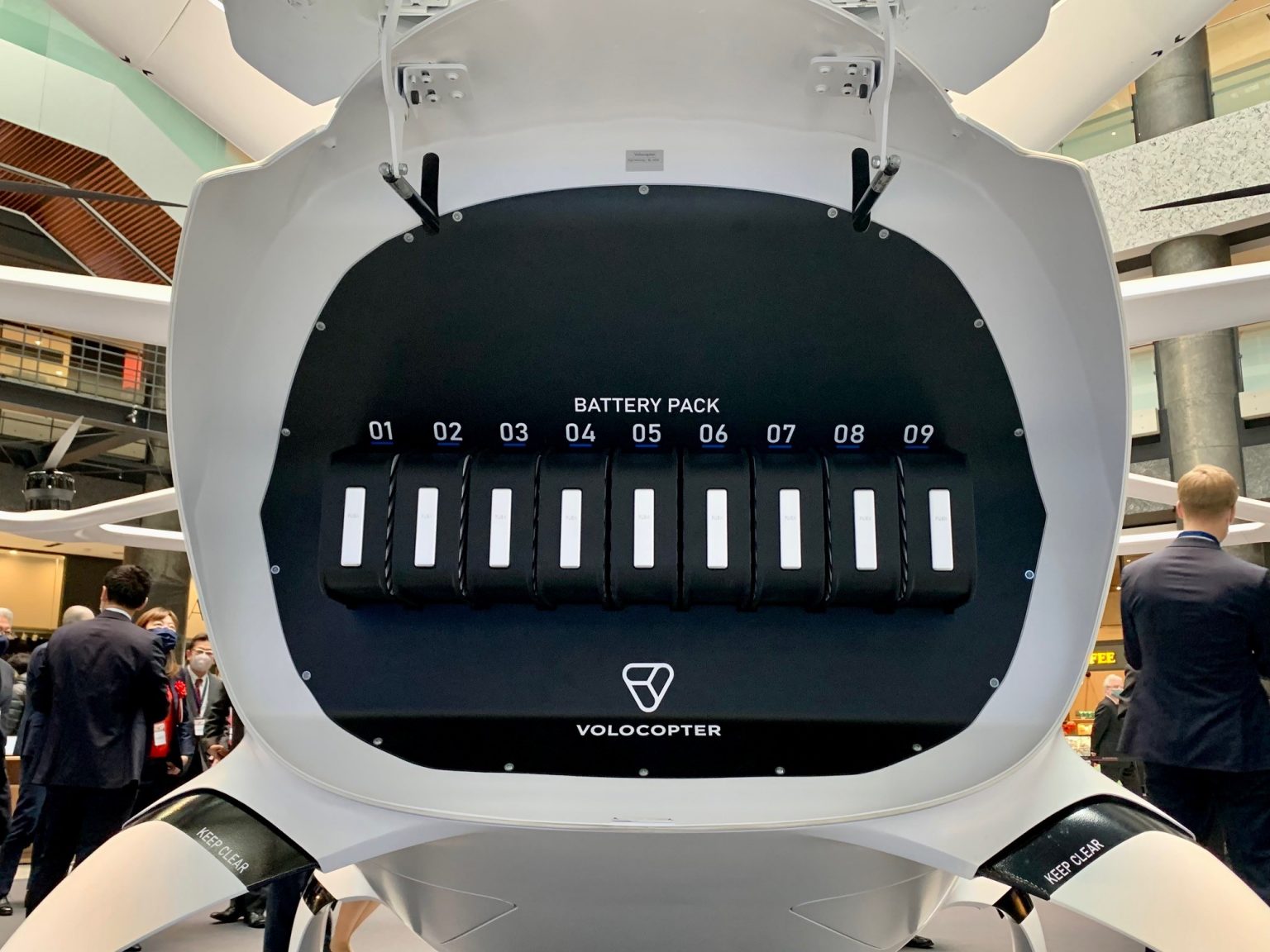 【大阪・関西万博へ】ヴォロコプター、VoloCityを大阪でお披露目 型式申請同型の実物大モデル 一般公開は10～12日 ...