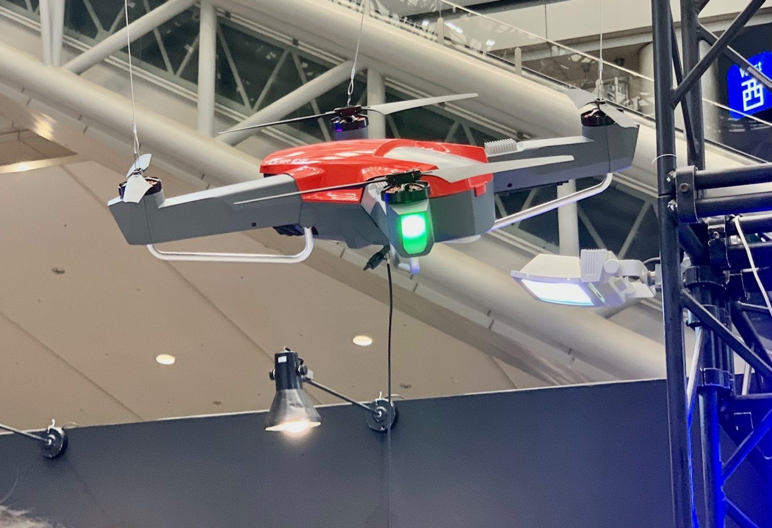 RISCON、SEECATにドローン関連展示多数 AileLinX、日本海洋など多彩な有線給電システム | DroneTribune (ドローントリビューン)