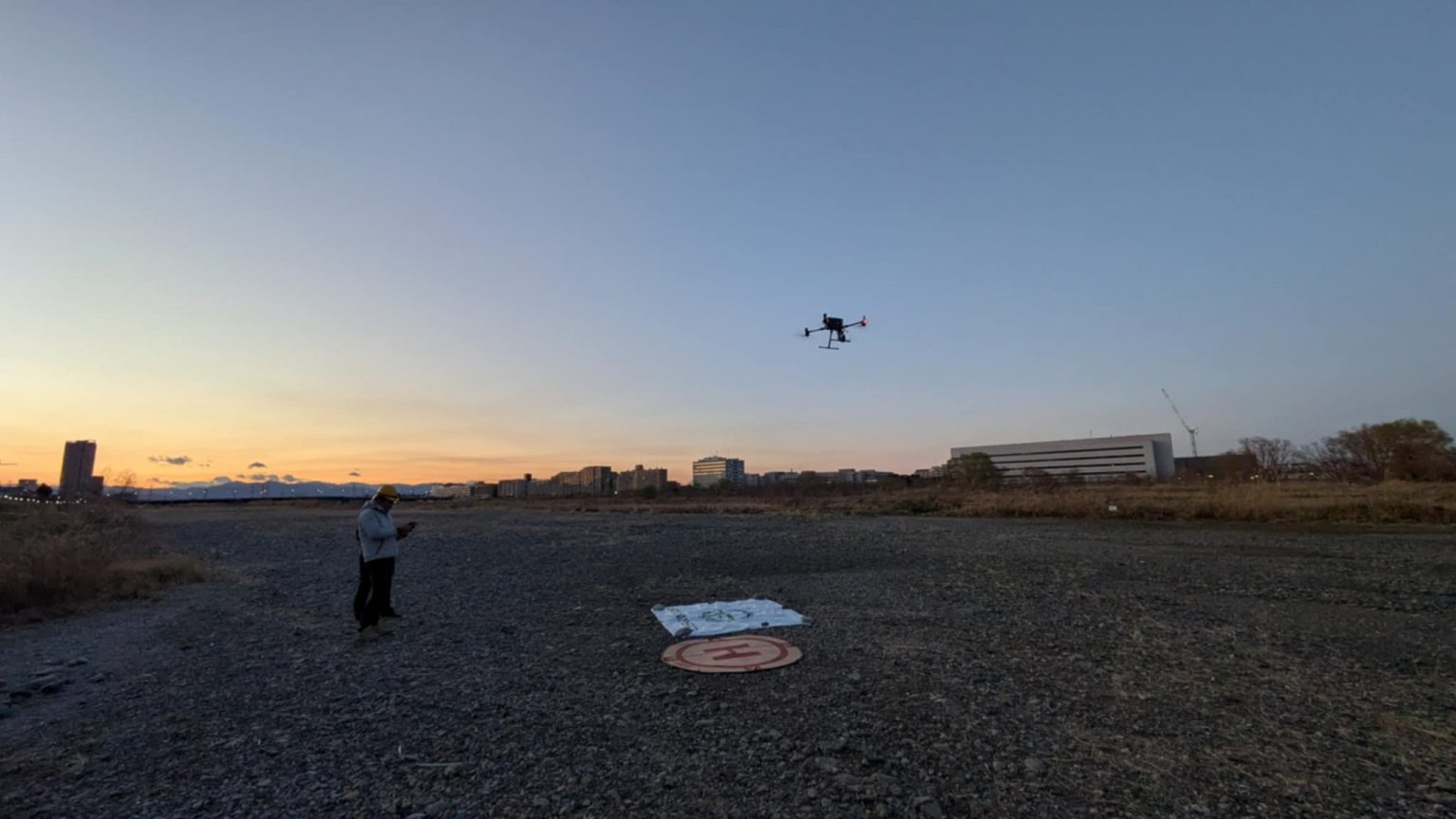 テラドローンが新規上場 初値は公開価格割れの2162円、その後切り返す | DroneTribune (ドローントリビューン)