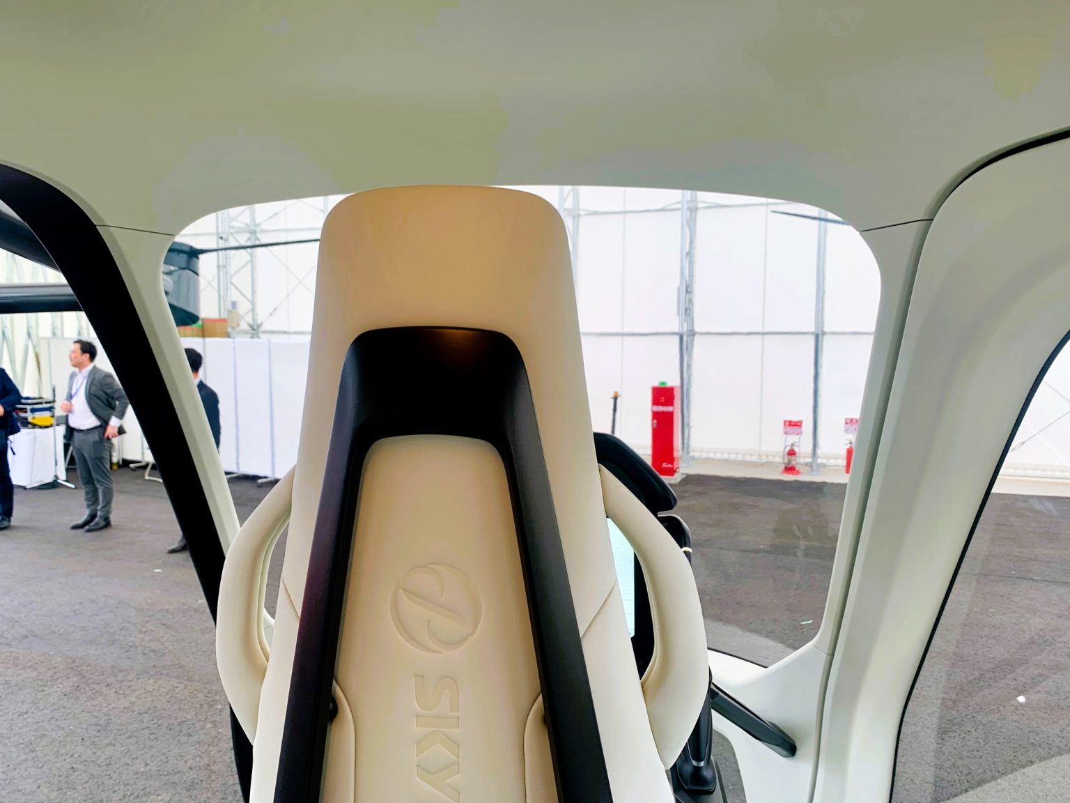 【大阪・関西万博】SkyDrive、万博デモ機SKYDRIVEの実物大モックアップを初公開 | DroneTribune (ドローントリビューン)